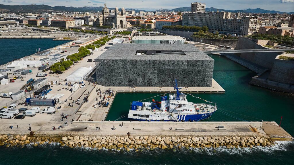 Ambassador Vessel for Recycling and Plastic Waste Reduction | Plastic ...
