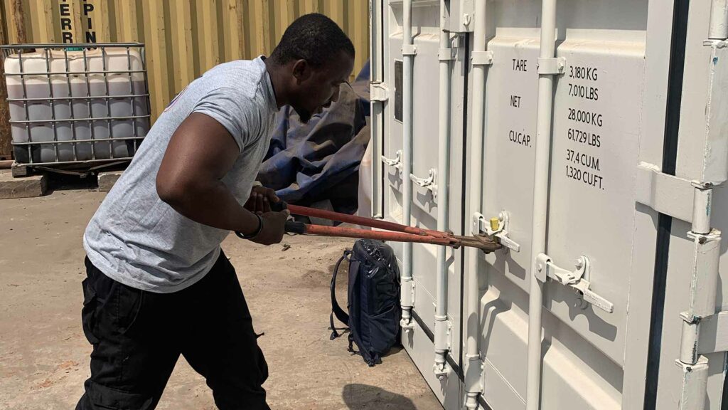 Installation of the recycling micro-factory in Togo | Plastic Odyssey