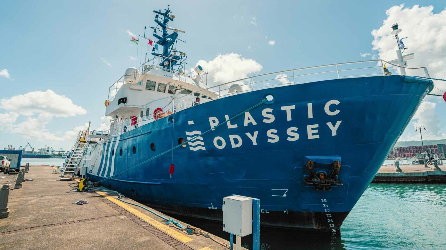 A laboratory vessel promoting plastic waste | Plastic Odyssey